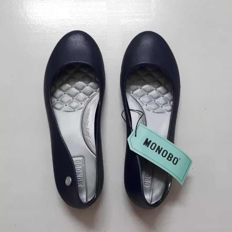 Monobo Signature Emma Flats, Women's Fashion, Footwear, Flats on Carousell