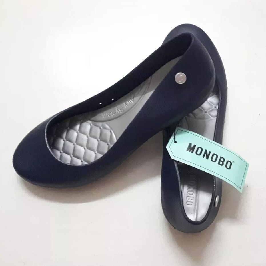 Monobo Signature Emma Flats, Women's Fashion, Footwear, Flats on Carousell