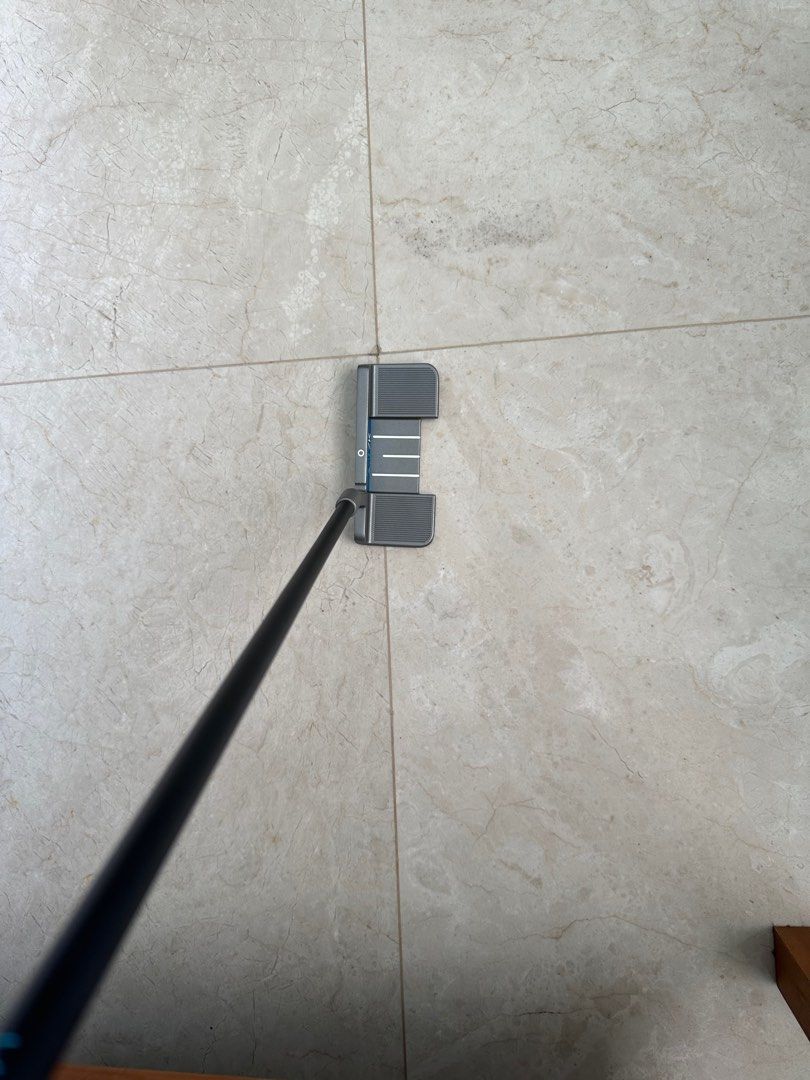 S7K stand alone putter, Sports Equipment, Sports & Games, Golf on Carousell
