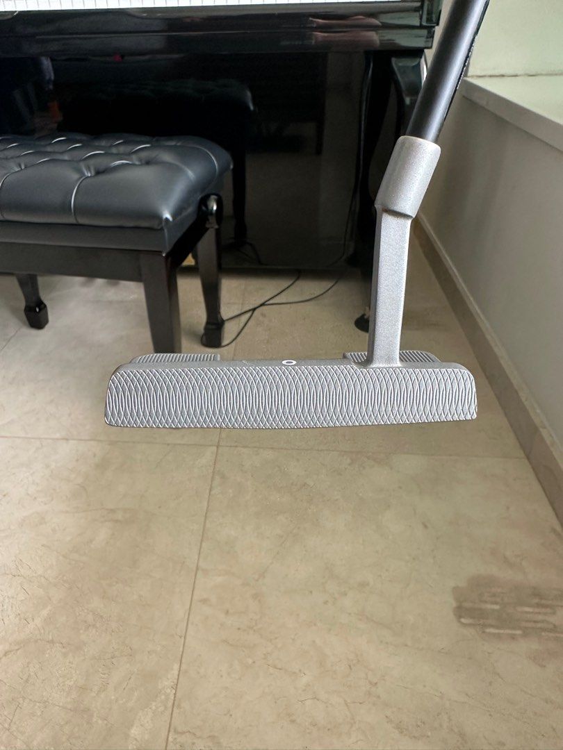 S7K stand alone putter, Sports Equipment, Sports & Games, Golf on Carousell