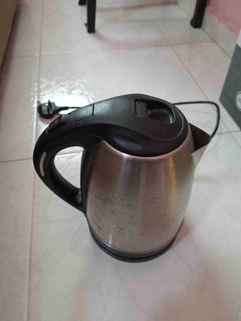 Stainless steel kettle, TV & Home Appliances, Kitchen Appliances, Kettles & Airpots on Carousell