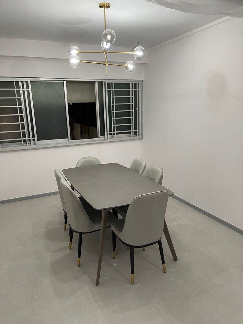 Star Living Extendable Dining Table