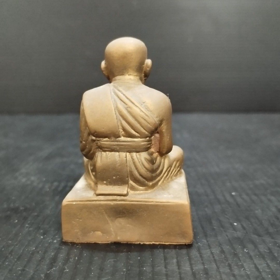 Thai bucha mini luang phor thuad, Hobbies & Toys, Memorabilia ...