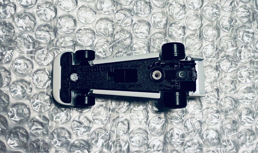 Tomica Tomy Tomytec Limited Vintage 多美卡 (初回 特別仕樣) #F69 Chevron BMW 日本製], 興趣及遊戲, 玩具 & 遊戲類 - Carousell