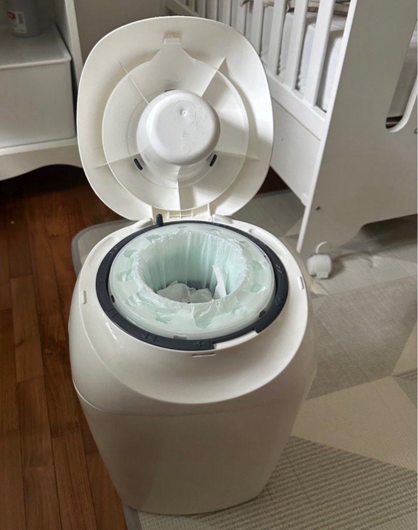 Tommee tippie diaper bin, Babies & Kids, Bathing & Changing, Diapers ...