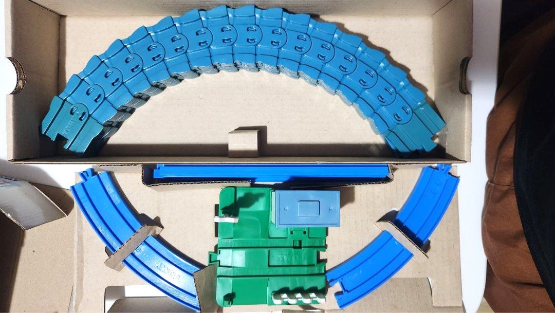 Tomy Tomica Flexible Train Track Set and Station, Hobbies & Toys, Toys ...