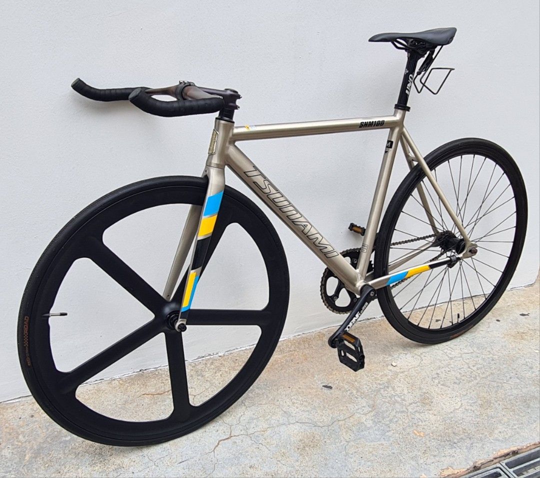 Tsunami fixie( coaster brake), Sports Equipment, Bicycles & Parts ...