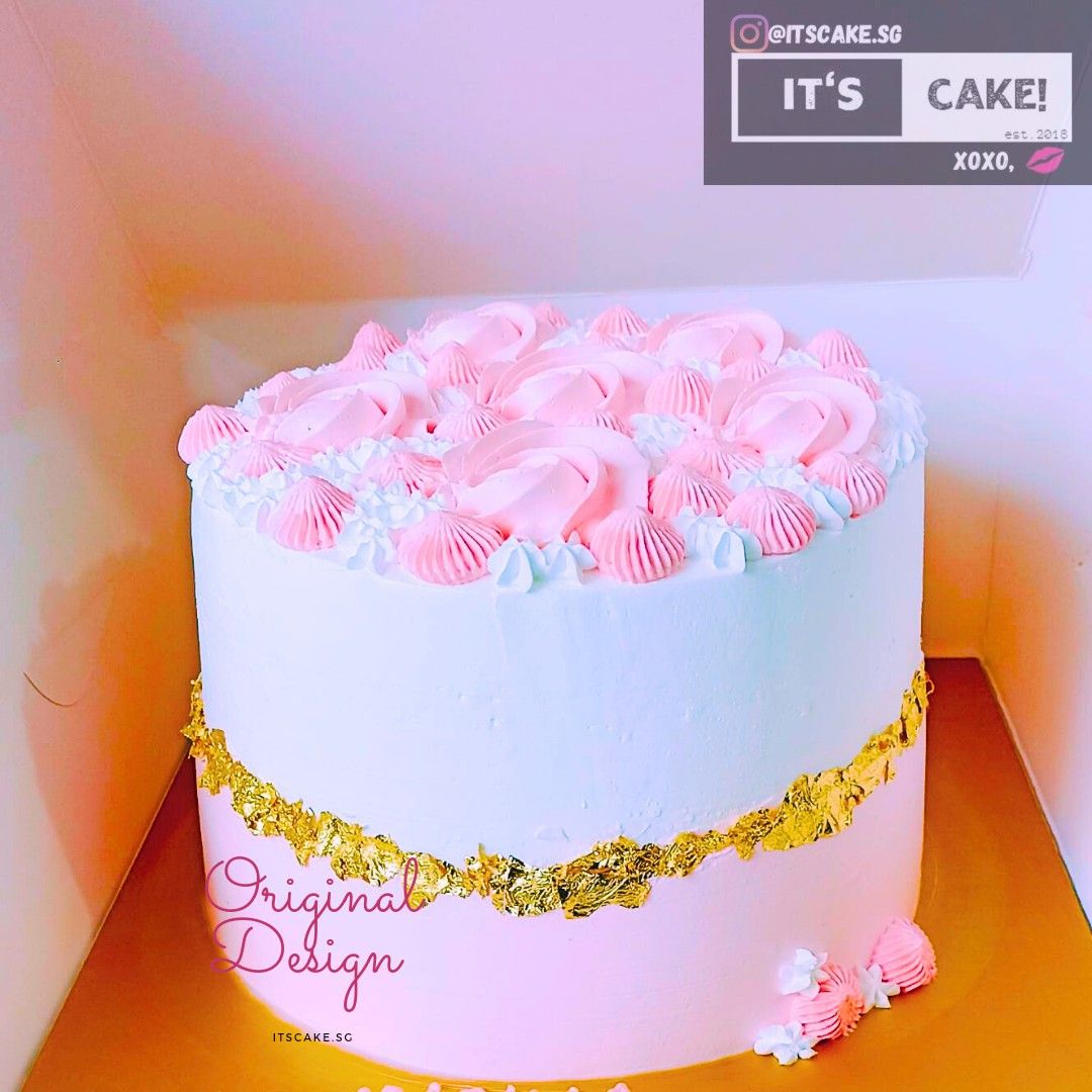 Two Tone Gold Flakes Simple Cake, Food & Drinks, Homemade Bakes on ...