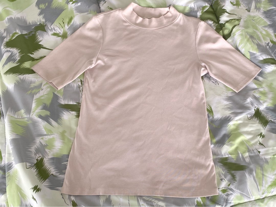 Uniqlo Mock Neck Half-sleev, Women's Fashion, Tops, Shirts on Carousell