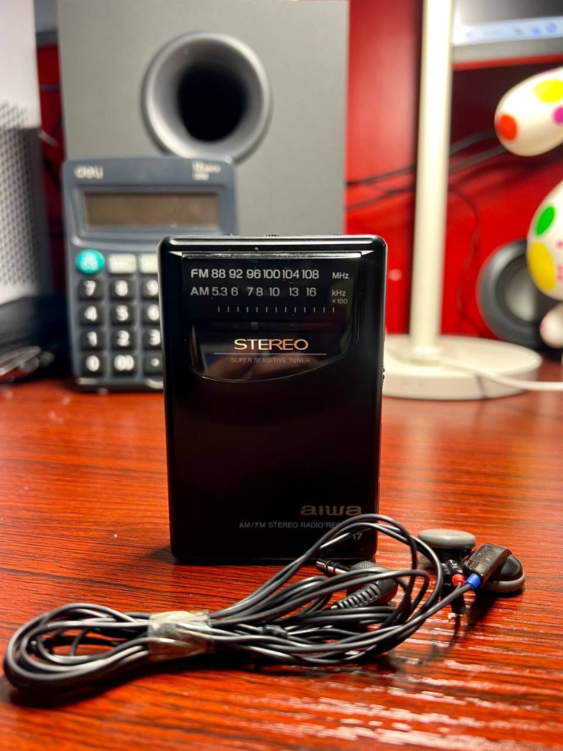 Vintage Aiwa Portable Radio CR-17, Audio, Portable Music Players on Carousell