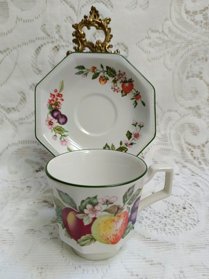 Vintage Johnson Brothers " Fresh Fruit" Tea Set, Hobbies & Toys ...