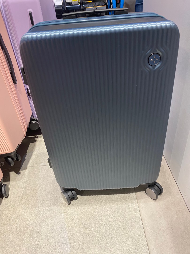 World Traveller Panama Medium River Blue, Hobbies & Toys, Travel ...