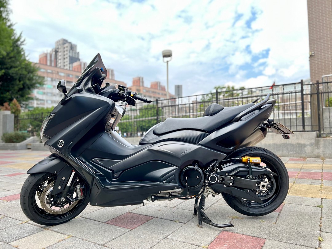 2016年 Yamaha Tmax 530 ABS 特仕版 滿滿改裝精品, 機車, 重機在旋轉拍賣