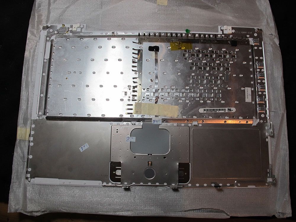 Apple MacBook White top-case assembly with keyboard and trackpad ...
