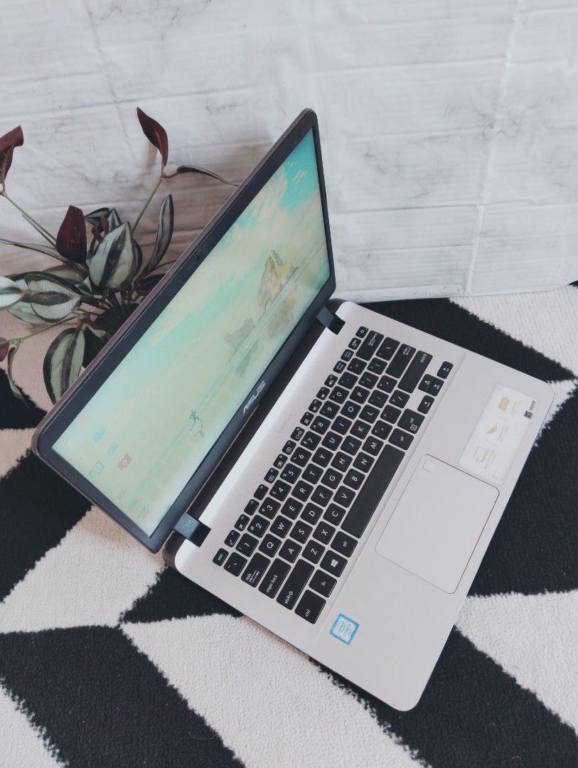 Asus X407UF Core i3-6, Elektronik, Komputer, Laptop di Carousell