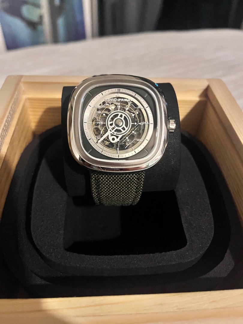 Authentic Sevenfriday T2/01 with box, Luxury, Watches on Carousell