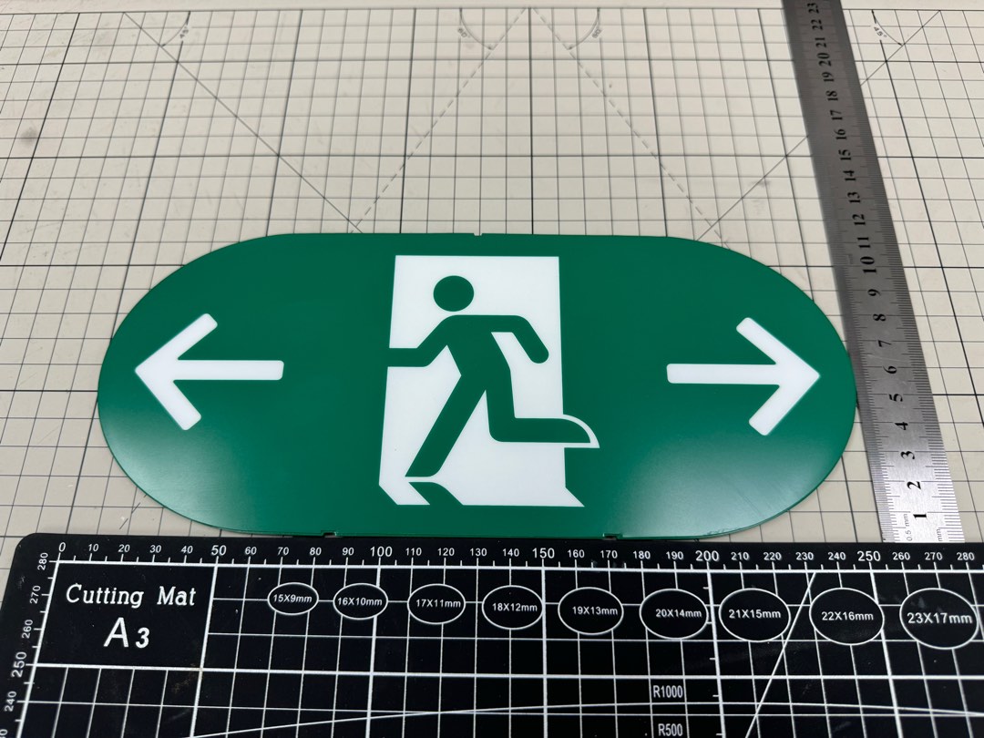 波音飛機B787艙門出路燈exit sign燈板, 其他, 其他 - Carousell