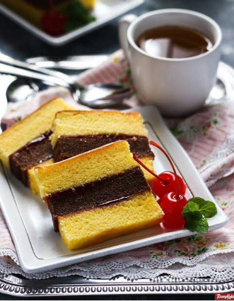 Batam Layers Cake Lapis All Brands Available (HALAL CERTIFIED), Food ...