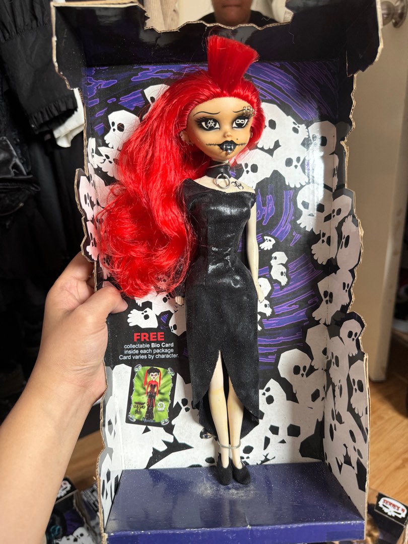 Begoths Bleeding Edge Trademark Goth doll - Infinity A. Byss Series 4 ...