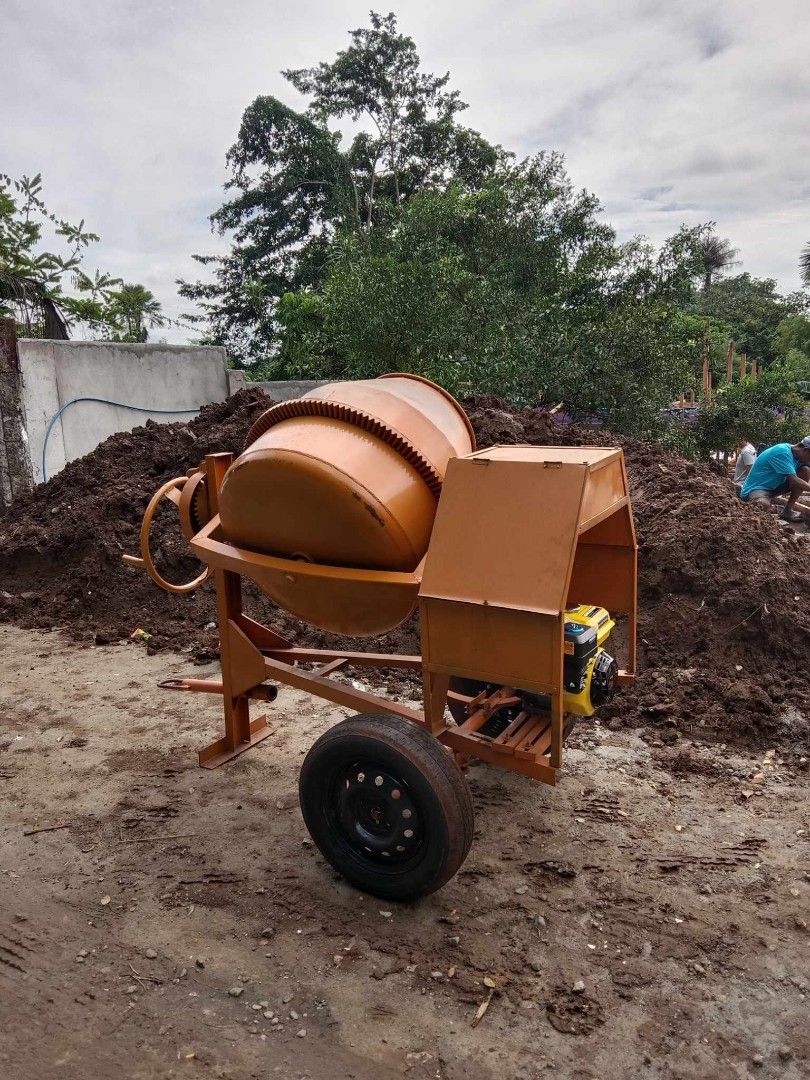 CEMENT MIXER A-FRAME POWERED BY YAMATO 7.5HP GAS.ENGINE, Commercial ...