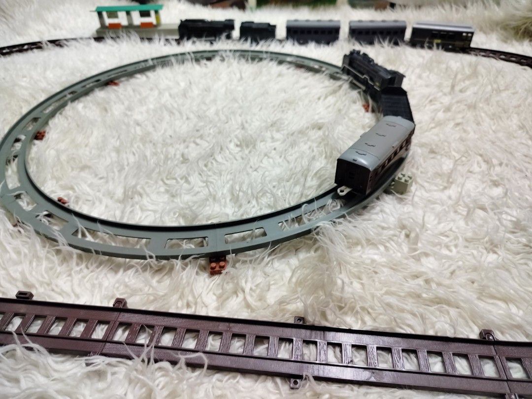 Classical Train Rails, Hobbies & Toys, Toys & Games on Carousell
