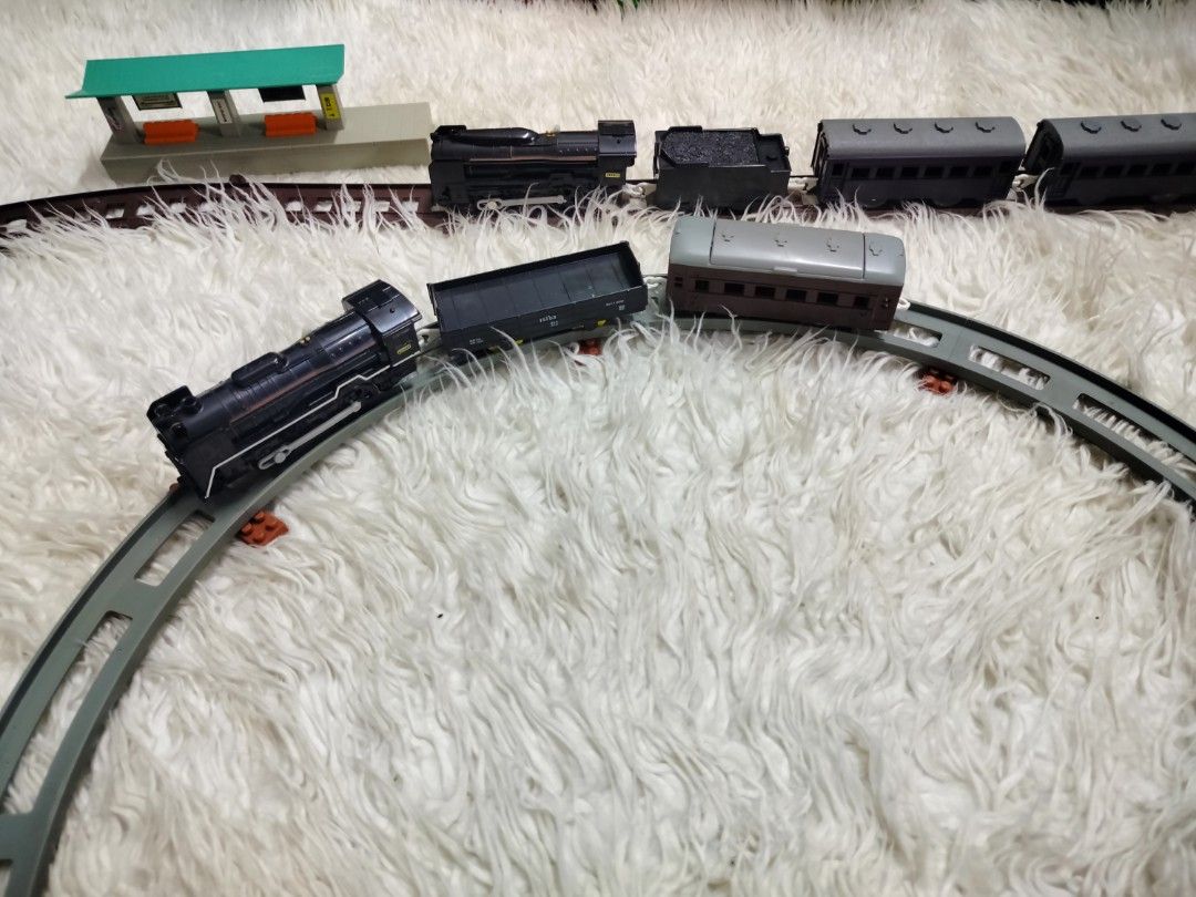 Classical Train Rails, Hobbies & Toys, Toys & Games on Carousell