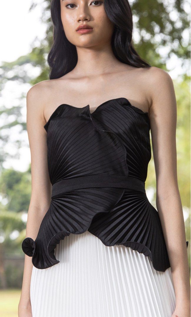 Claude Everly Top, Women's Fashion, Tops, Other Tops on Carousell