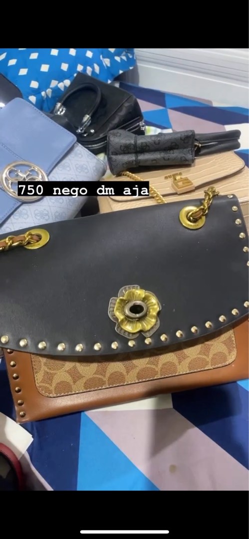 Coach bg, Fesyen Wanita, Tas & Dompet di Carousell