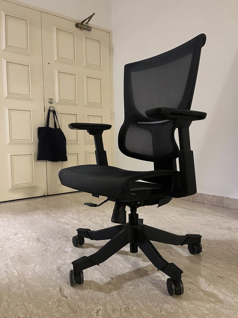 Ergotune classic, Furniture & Home Living, Furniture, Chairs on Carousell