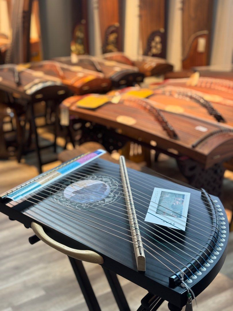 Guzheng mini zither 小古筝 练指器 Cute zheng, Hobbies & Toys, Music & Media ...
