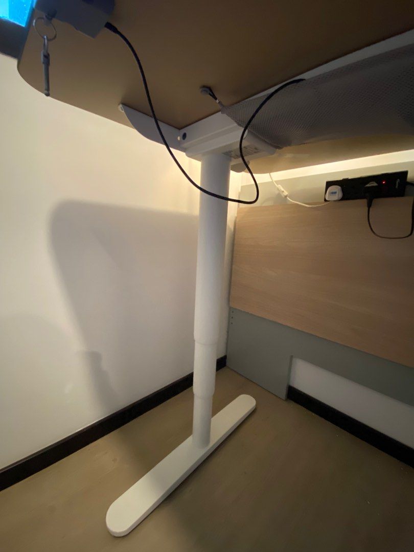 IKEA BEKANT Electric Height Adjustable Standing/ Sitting Desk ...