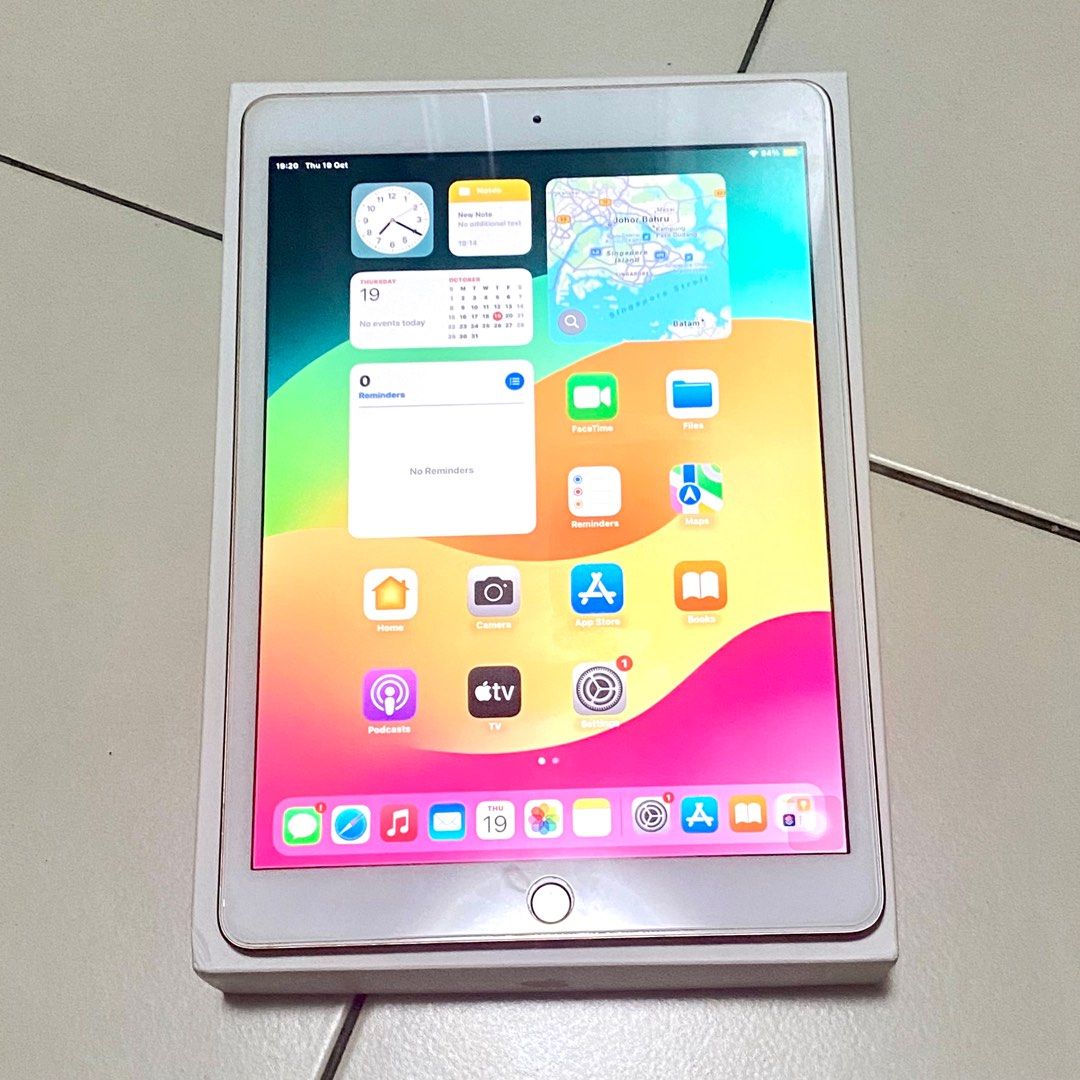 iPad 7 Wifi Gold 128GB, Mobile Phones & Gadgets, Tablets, iPad on Carousell