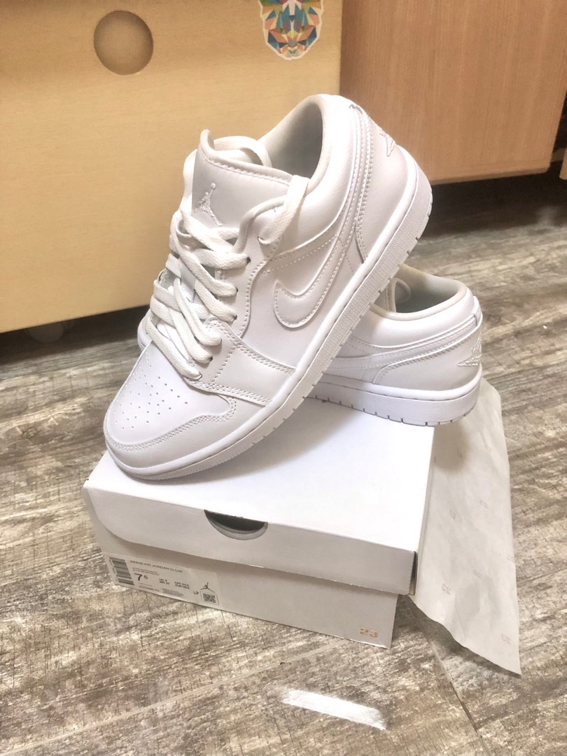 Jordan Triple white 7.5 W, Men's Fashion, Footwear, Sneakers on Carousell