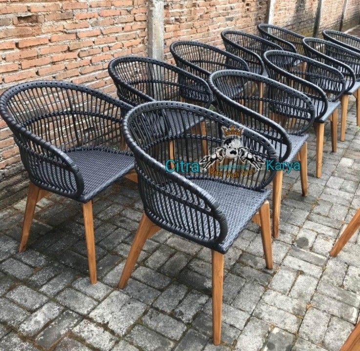 Kursi Rotan, Perabotan Rumah di Carousell