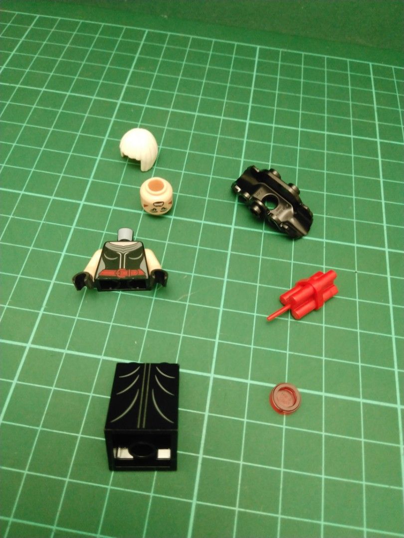 Lego Minifigures Magpie from 70903 set, Hobbies & Toys, Toys & Games on ...