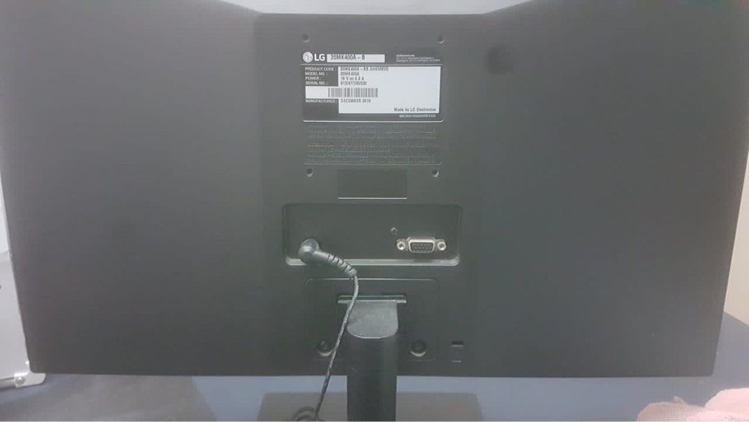 LG LCD Monitor 19 Inch (Edge color spoiled), Computers & Tech, Parts ...