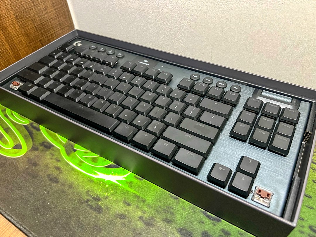 Logitech Keyboard G913 Tkl Tactile Computers And Tech Parts And Accessories Computer Keyboard On