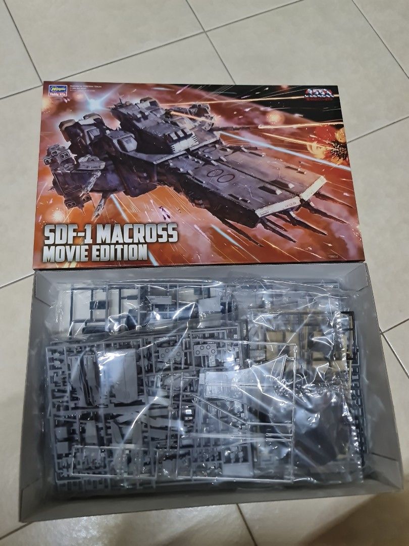 Macross SDF-1 (movie edition), Hobbies & Toys, Toys & Games on Carousell