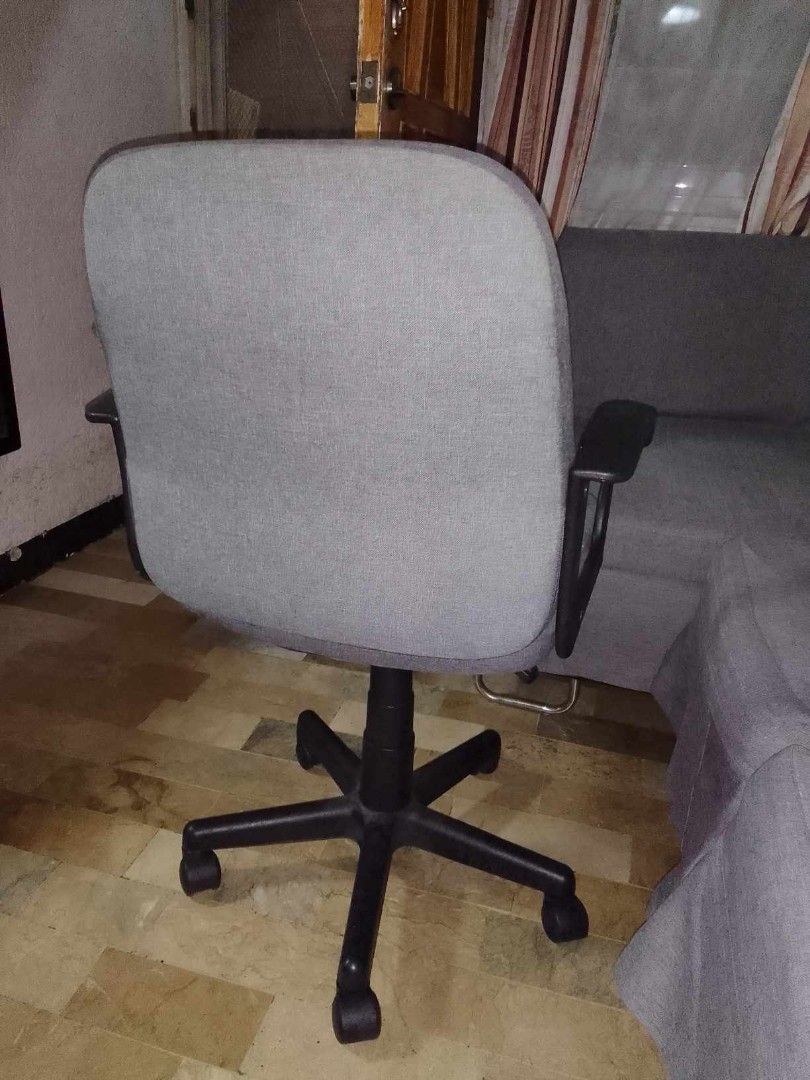 Mandaue Foam Office Chair, Furniture & Home Living, Furniture, Chairs ...