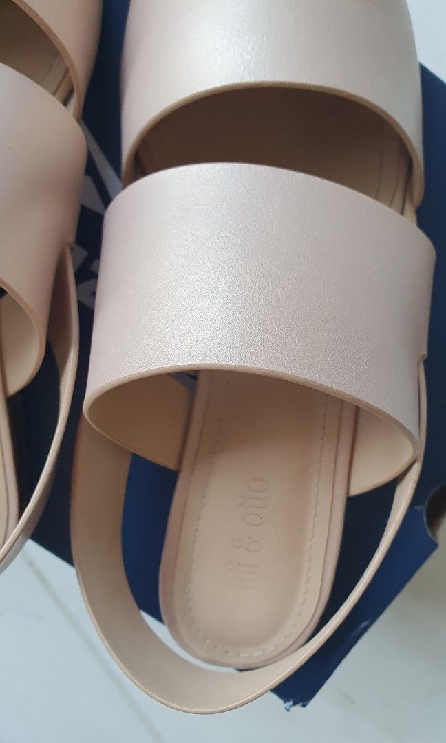 Stylish Itti & Otto Leather Flats, Women's Fashion, Footwear, Flats on ...