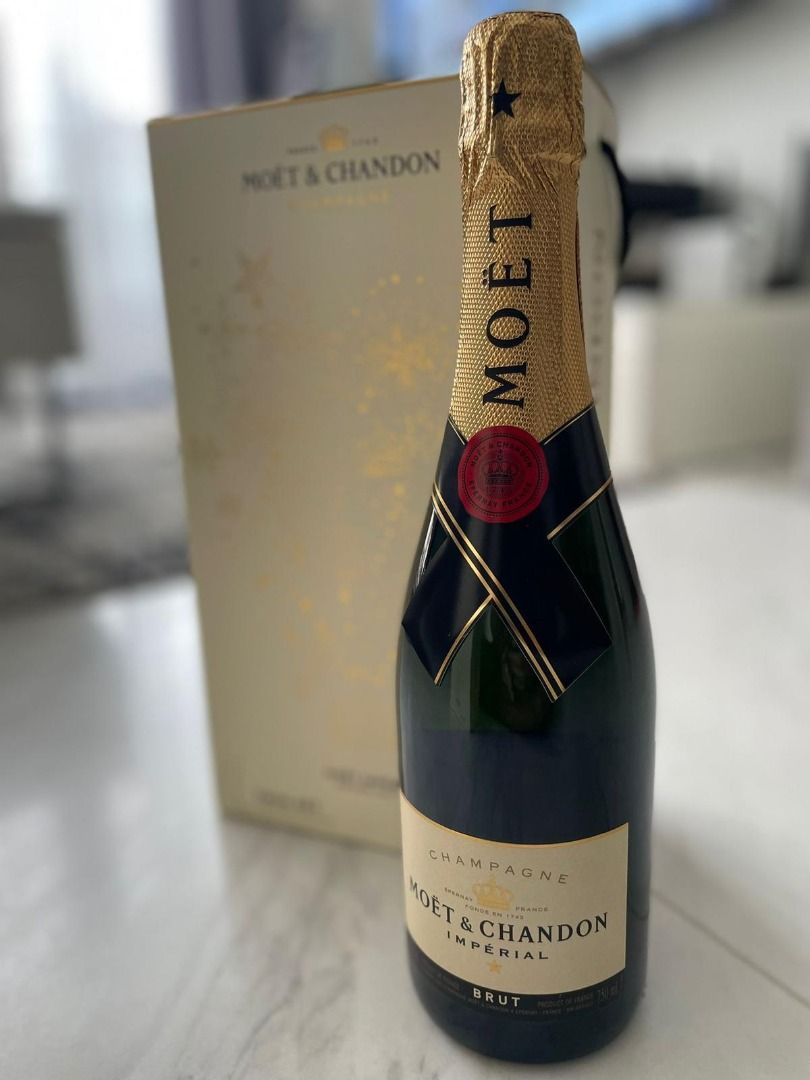 Moet & Chandon Imperial Champagne 2x2 Boxes, Food & Drinks, Alcoholic ...