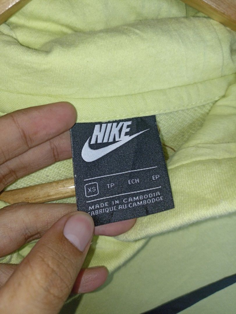 NIKE BIG CHECK, Men's Fashion, Coats, Jackets and Outerwear on Carousell
