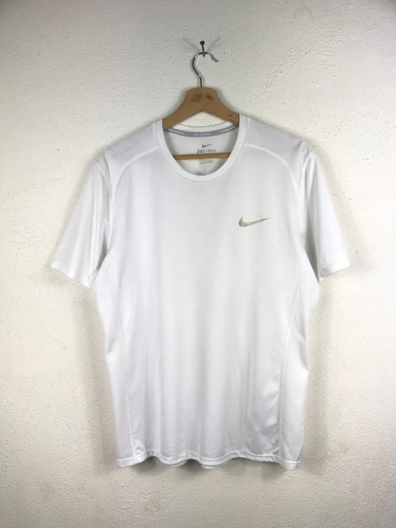 Nike Running Dry fit jersy, Women's Fashion, Activewear on Carousell