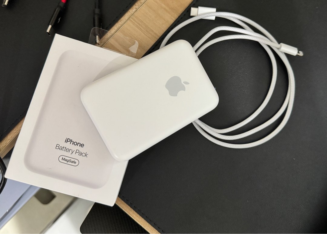 Original Apple magsafe battery pack and original apple lightning to usb ...