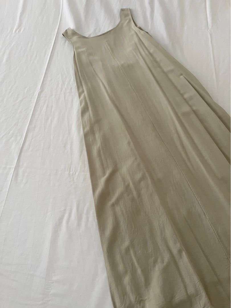 TEM U back dress, Women's Fashion, Dresses & Sets, Dresses on Carousell
