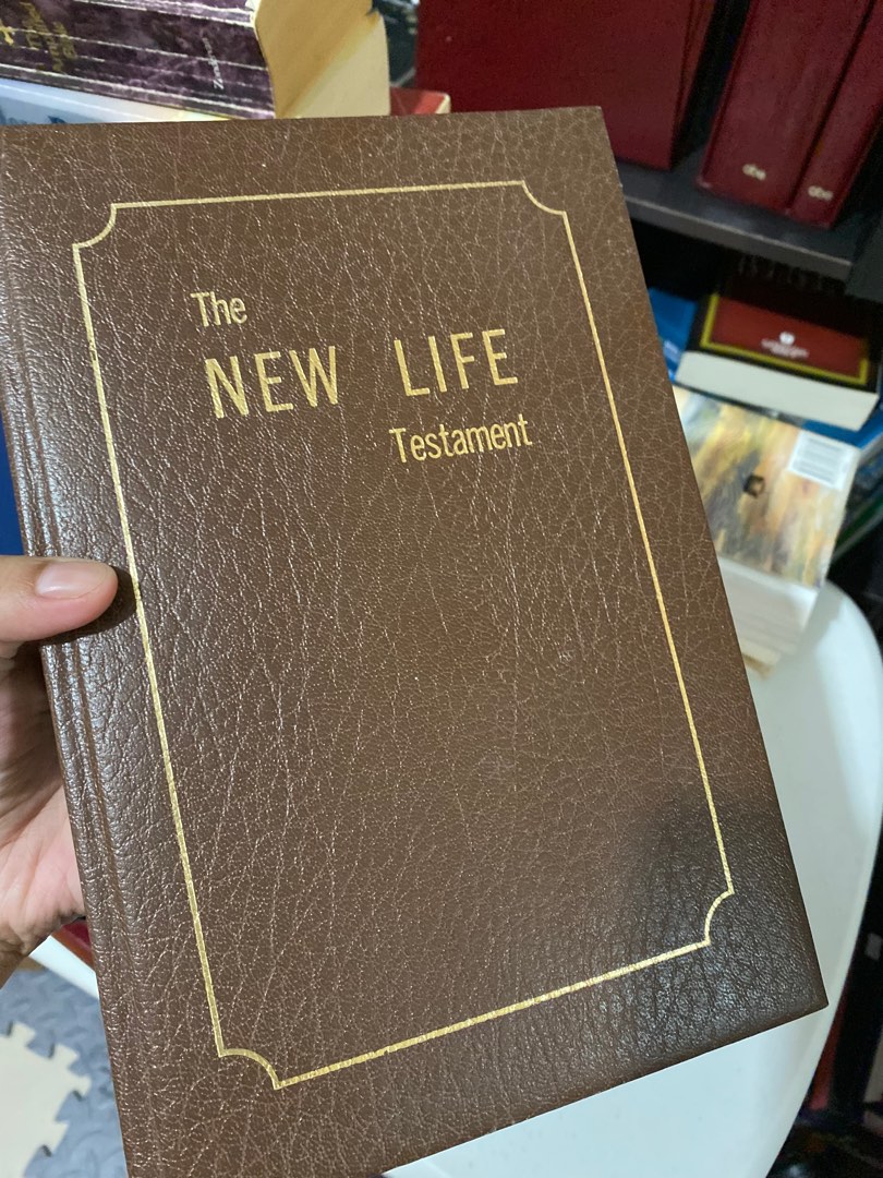 The New life Testament, Hobbies & Toys, Books & Magazines, Religion ...