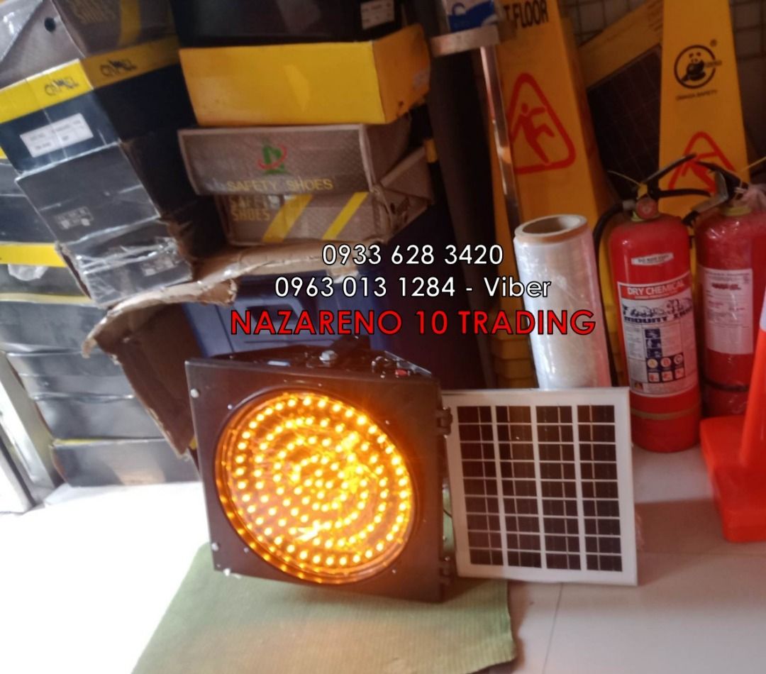 Traffic Barricade Road Safety Solo Traffic Light, Looking For on Carousell