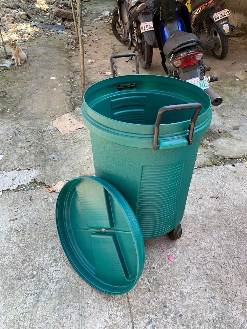 Trolling trash bin, Furniture & Home Living, Cleaning & Homecare ...