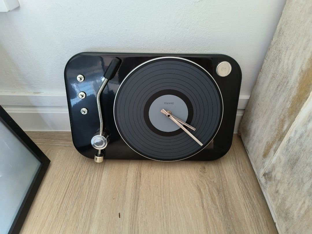 Turntable clock, Furniture & Home Living, Home Decor, Clocks on Carousell