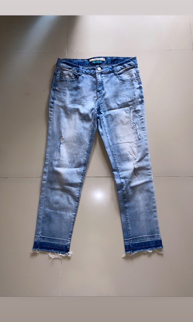 Unfinished Jeans Bangkok, Fesyen Wanita, Pakaian Wanita, Bawahan di ...